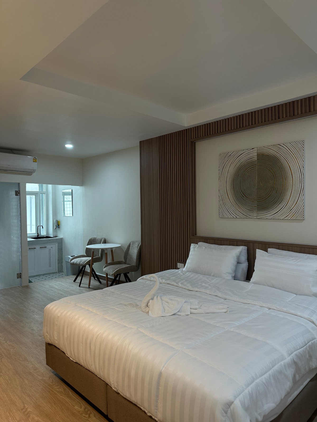Icon Siam Charoen Luxe Stay - Apartments for Rent in Khlong San ...