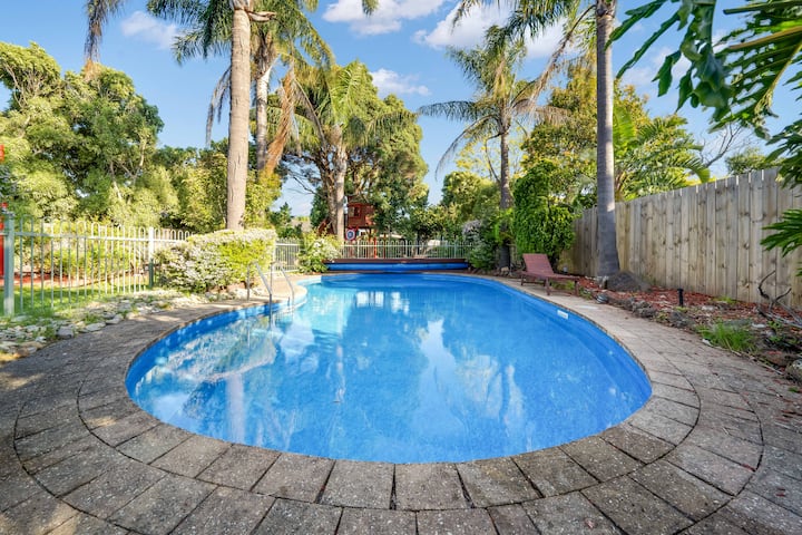 Resort Life ! Vintage Charm, Peace, Nature, Pool. - Cranbourne