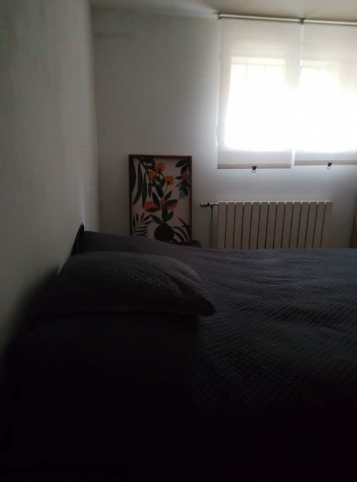 Chambre Mini-studio éQuipée. - Guyancourt