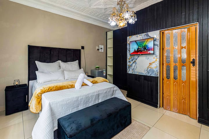 Win Haven • Urban Retreat Suite - 