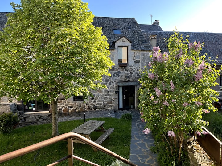 Maison Lo D'ici Centre Nasbinals 20 Couchages - Lozère