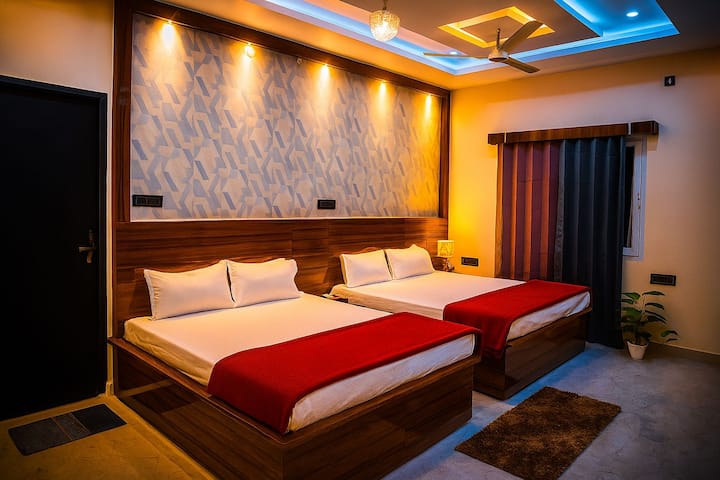 Krishnam Niwas Near Ramtemple-first Floor In Villa - Ayodhya