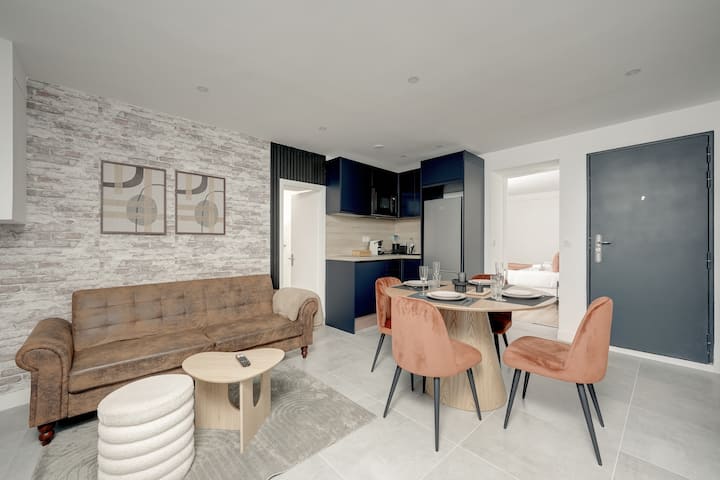 Welcome To New York House - Cachan