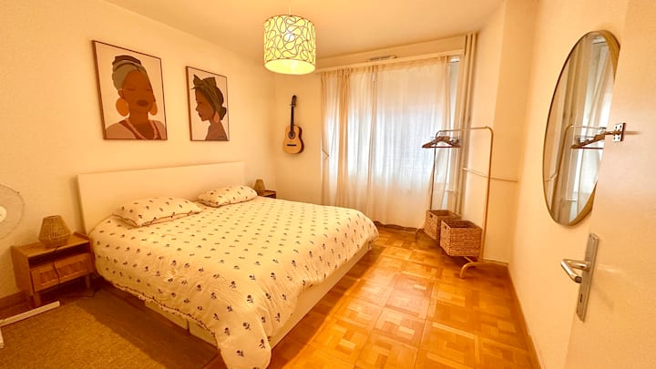 Entire Apartment • 2 Bedrooms • Up To 4 Guests - Genève