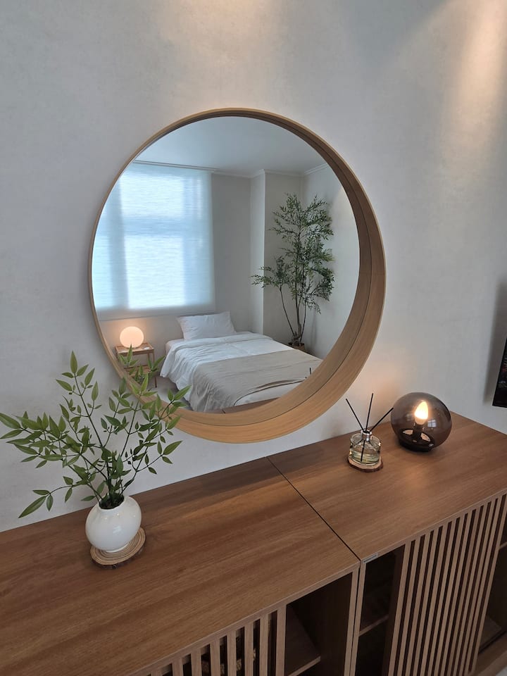 《New 50%할인》1시퇴실/6시입실/최대5인/기준4인요금/반월당도보10분/맛집,카페거리 - Daegu