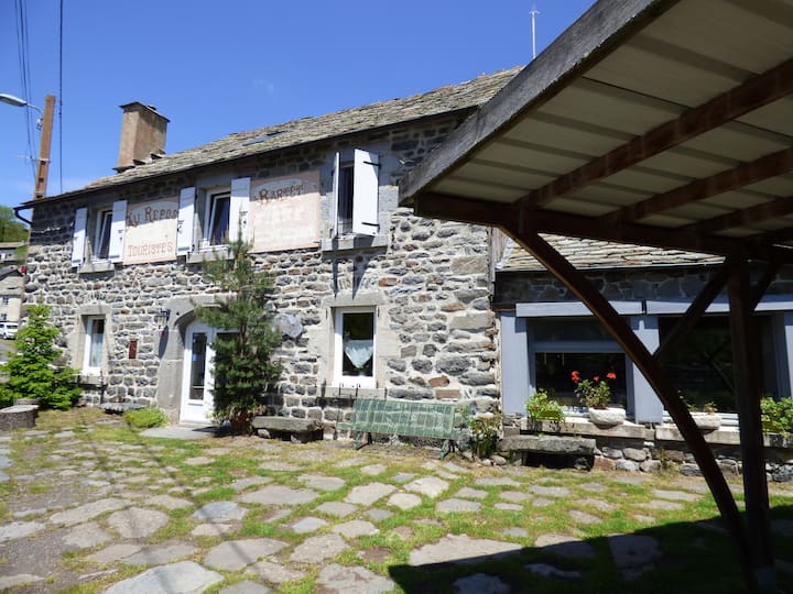 Ancien Relais De Poste De 1875 Pierres Et Lauzes - Les Estables