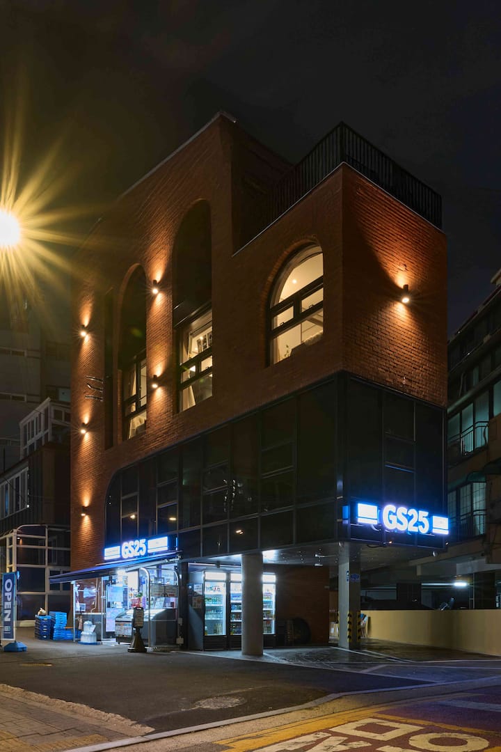 [Rb House 302] 무료주차/상봉역 1분/엘리베이터o/조용한 숙소/신축/시티뷰 - 상봉동