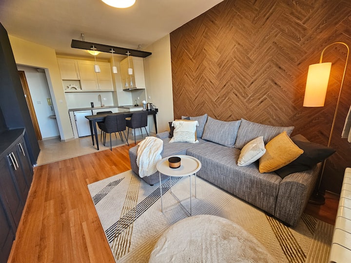 Stylish Mountain Escape • Balcony • Workspace - Bansko