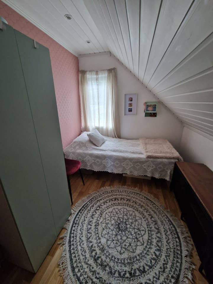 Cute Room For Female Traveler (All-girl Family) - Tromsø
