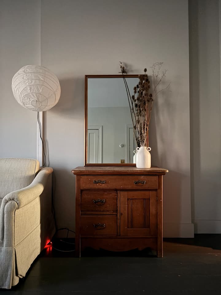 Charming Historic Village Townhouse On Main Street - Hudson, NY