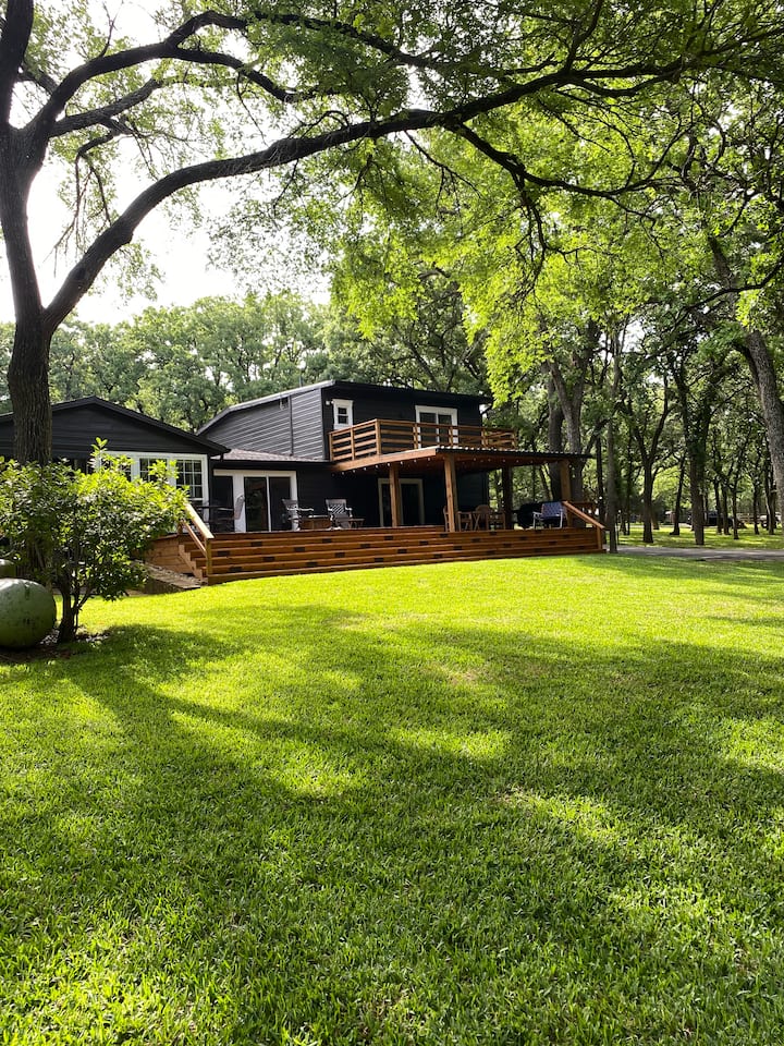 The Quick Escape - Grapevine, TX