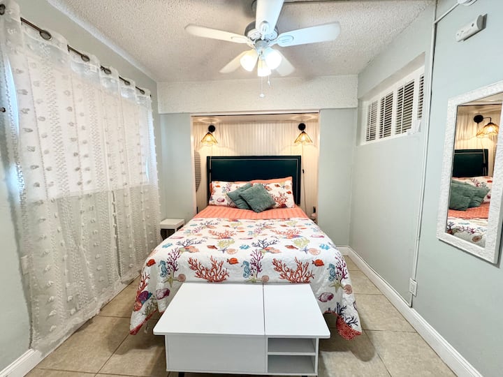 Cozy Condo Retreat Near Beach & Ports - Cape Canaveral, FL