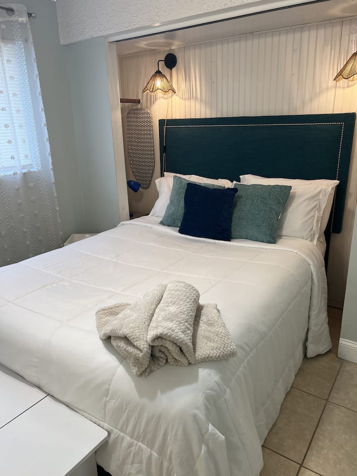 Cozy Condo Retreat Near Beachside & Ports - Cape Canaveral, FL