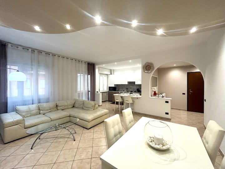 Esclusivo Trilocale Moderno - ベルガモ