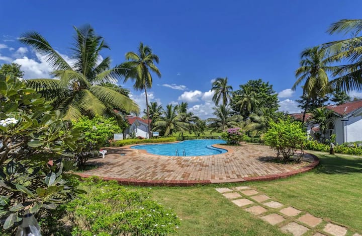 2bhk In Siolim | Balcony, Pool, Parking, Garden - Goa