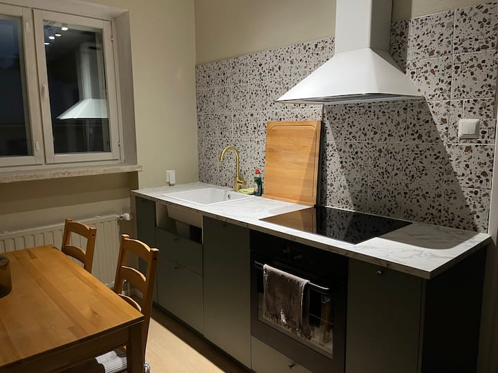 Arctic Bloom Retreat: 2br W/ Parking - Rovaniemi