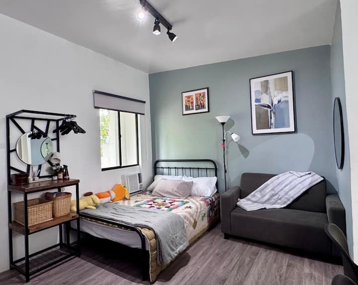 A Minimalist Space On 3rd Street - Baras