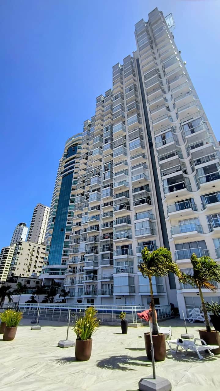 Lindo  Apto  Beira Mar Em Balneario Camboriu - Sc - Brasile