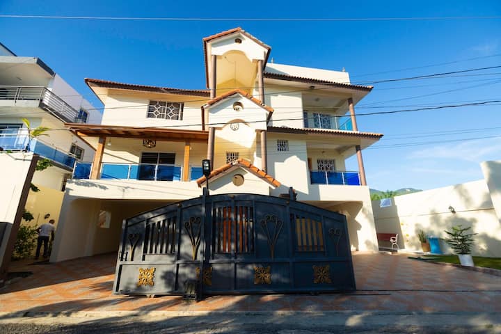 Elegant 5-bedroom Villa With Stunning Views - Puerto Plata