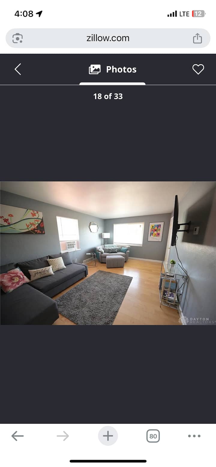 Spacious 2 Bedroom With A Couch Bed - Dayton, OH