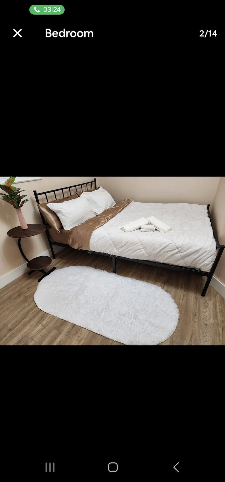 The Golden Room - Yellowknife