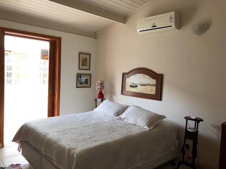 Suíte Carmem 01 Com Ar E Estacionamento - Ubatuba