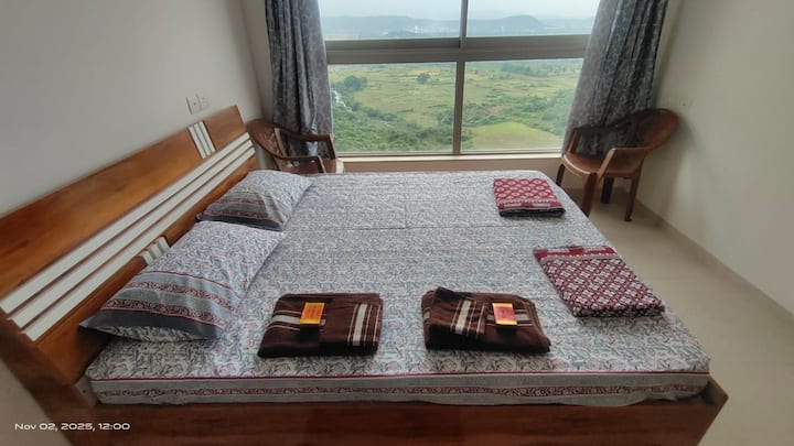 High Rise Luxury Apartment With Beautiful View - Matheran