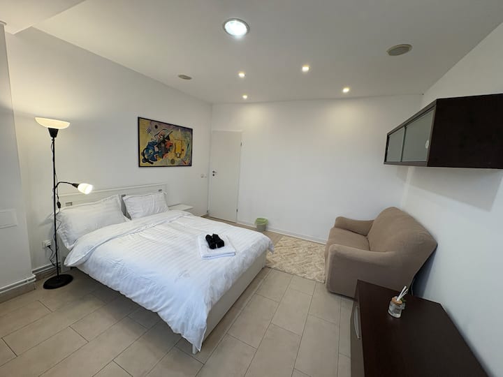 Downtown Stylish 3br • Near Metro & Amzei - Bucharest