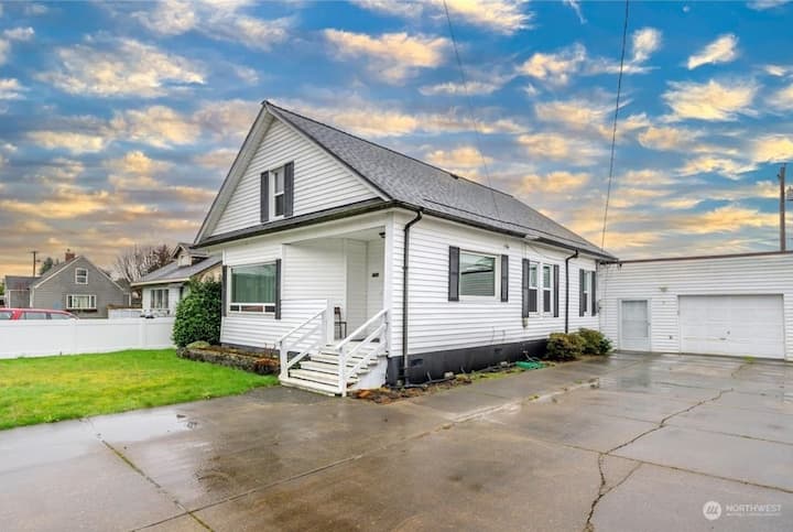 29 Minutes From The Ocean! - Aberdeen, WA