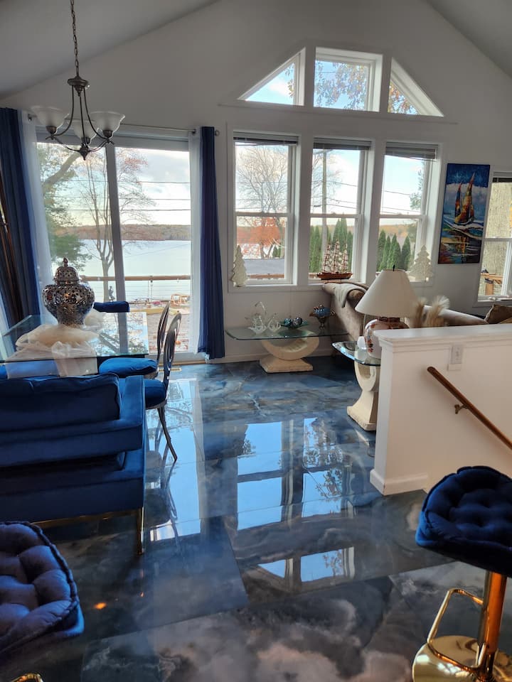 Gorgeous Lakehouse With Handicap Accessibiliy - Colchester, CT