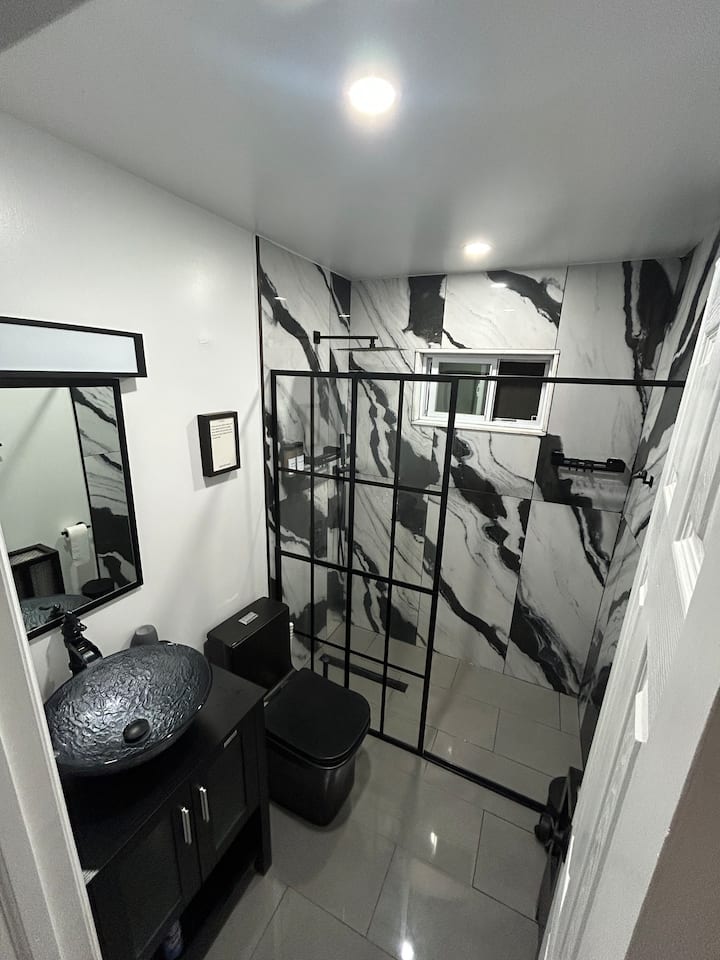 Modern 2-bedroom Apt In Elmont Near Jfk & Ubs - Hollis - Queens NY