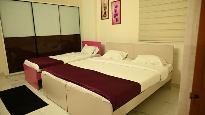 Spacious 2bhk | Hall + Ac Triple & Double Bedroom - Warangal