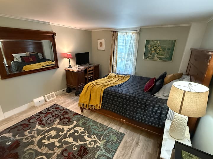 Bright Queen Room W/ Garden & Easy Nyc Access - Connecticut