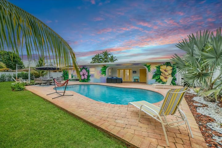Poolside Paradise | Near Beach & Downtown - Fort Lauderdale, FL