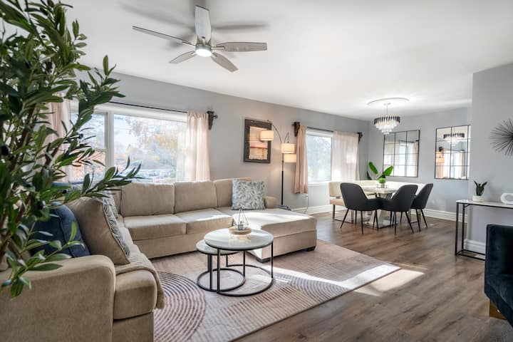 Massive 9 Beds Retreat | Pool Table | Sleeps 16 - London