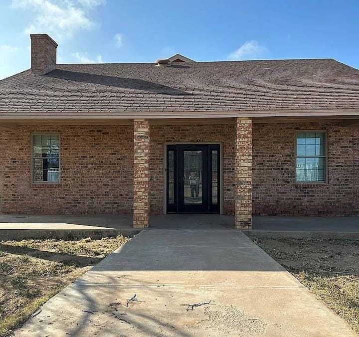 Spacious 4br/3ba Home In Midland, Tx - Midland, TX