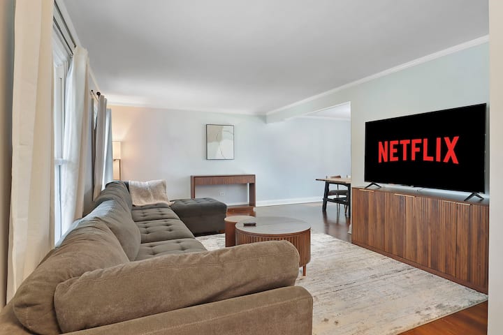 Welcome Home! 5br 2.5bth House | Arlington Heights - Arlington Heights, IL