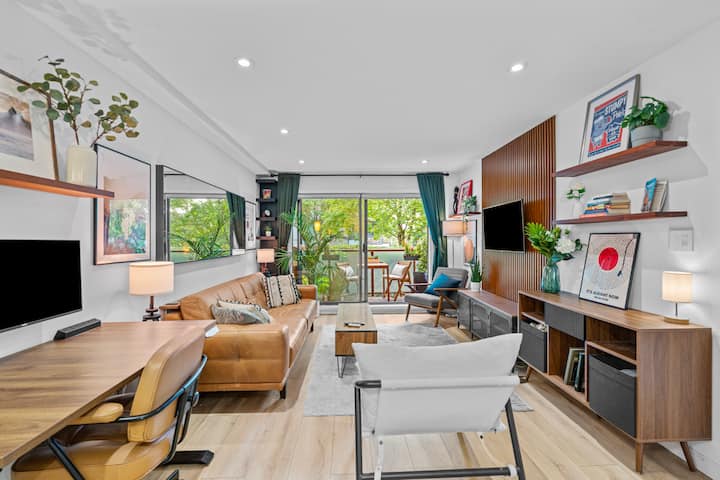 Stylish Mount Pleasant Retreat - 30+ Night Stays - North Vancouver