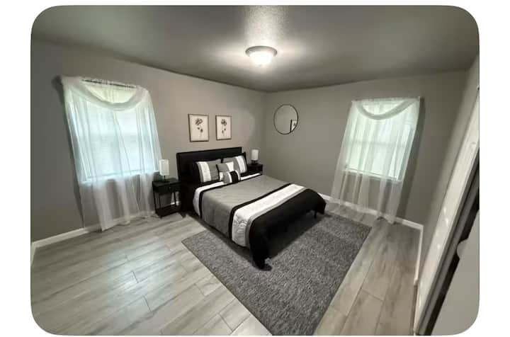 Charming 2 Bedroom House - Fort Worth, TX