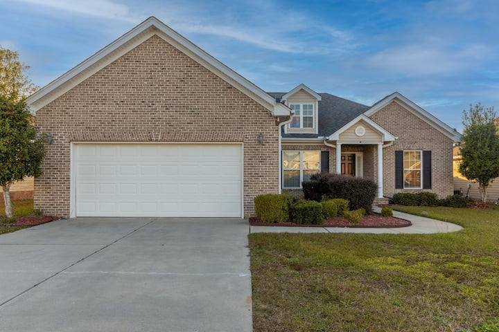 Modern Florence Retreat Near Civic Center & I-95 - Darlington, SC
