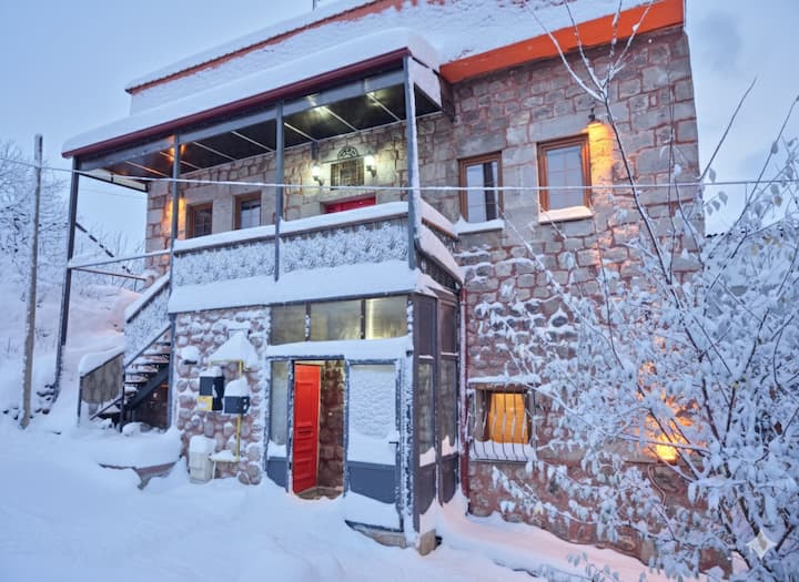 Erciyes’in Eteklerinde Modern Taş Ev Deneyimi - Kayseri