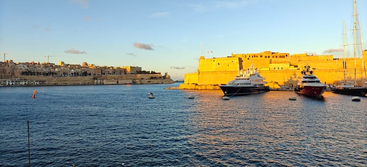 Warm Cozy Sail Yacht - Malta