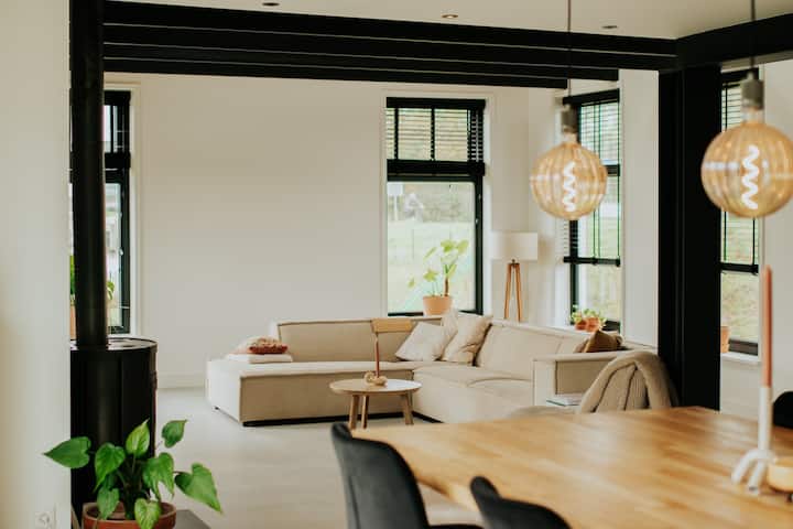 Villa Aan Het Water Met Hottub - Dokkum