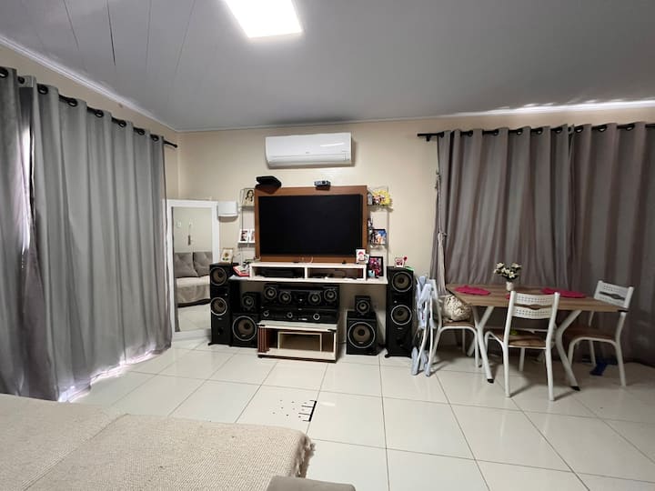 Casa Aconchegante - ブラジル サンタナ