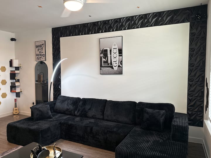 Stylish Apt W/ Easy Drive To Downtown & Airport - Austin, TX