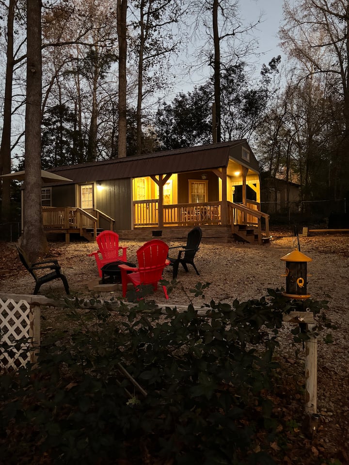 Private Lakeside Cabin W/ Wifi, Fire Pit, And More - Georgia, GA