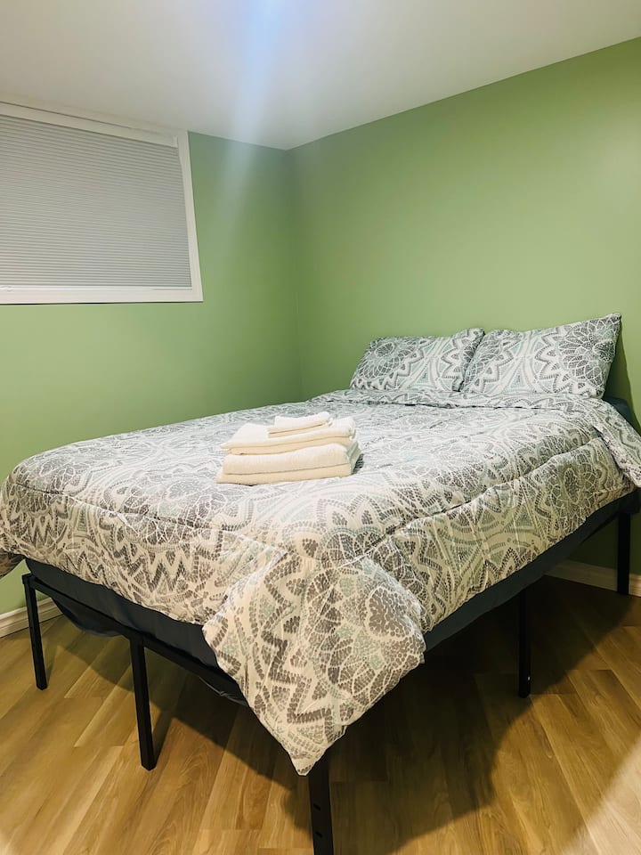 Room In Lloydminster - 1 - Lloydminster