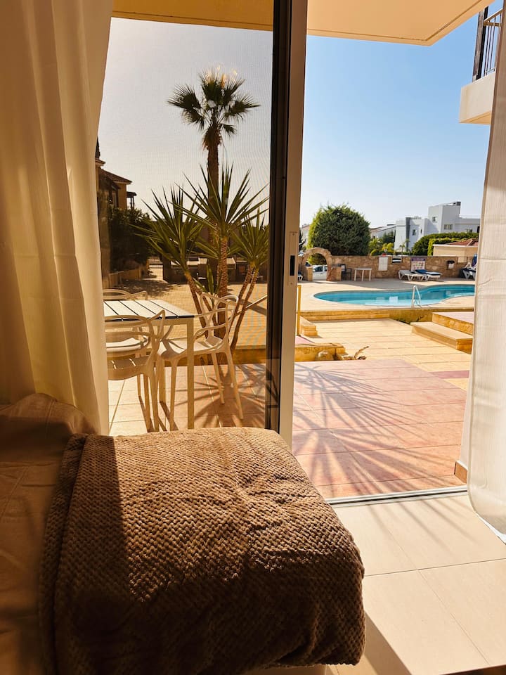 Holistic Homes - Terrasse, Pool, 2 Doppelbetten - Paphos