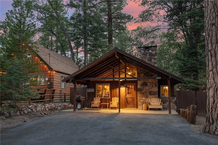 Romantic Moonridge Getaway, Steps To Hiking Trails - Big Bear Lake, CA