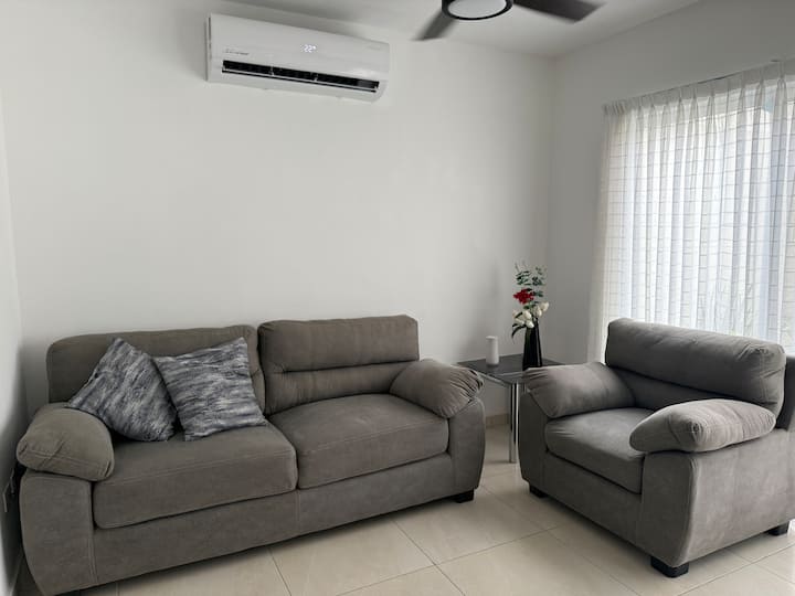 Casa 3 Cuartos, 3 Camas, 1 Sofá, Cerca Aeropuerto - Jalisco